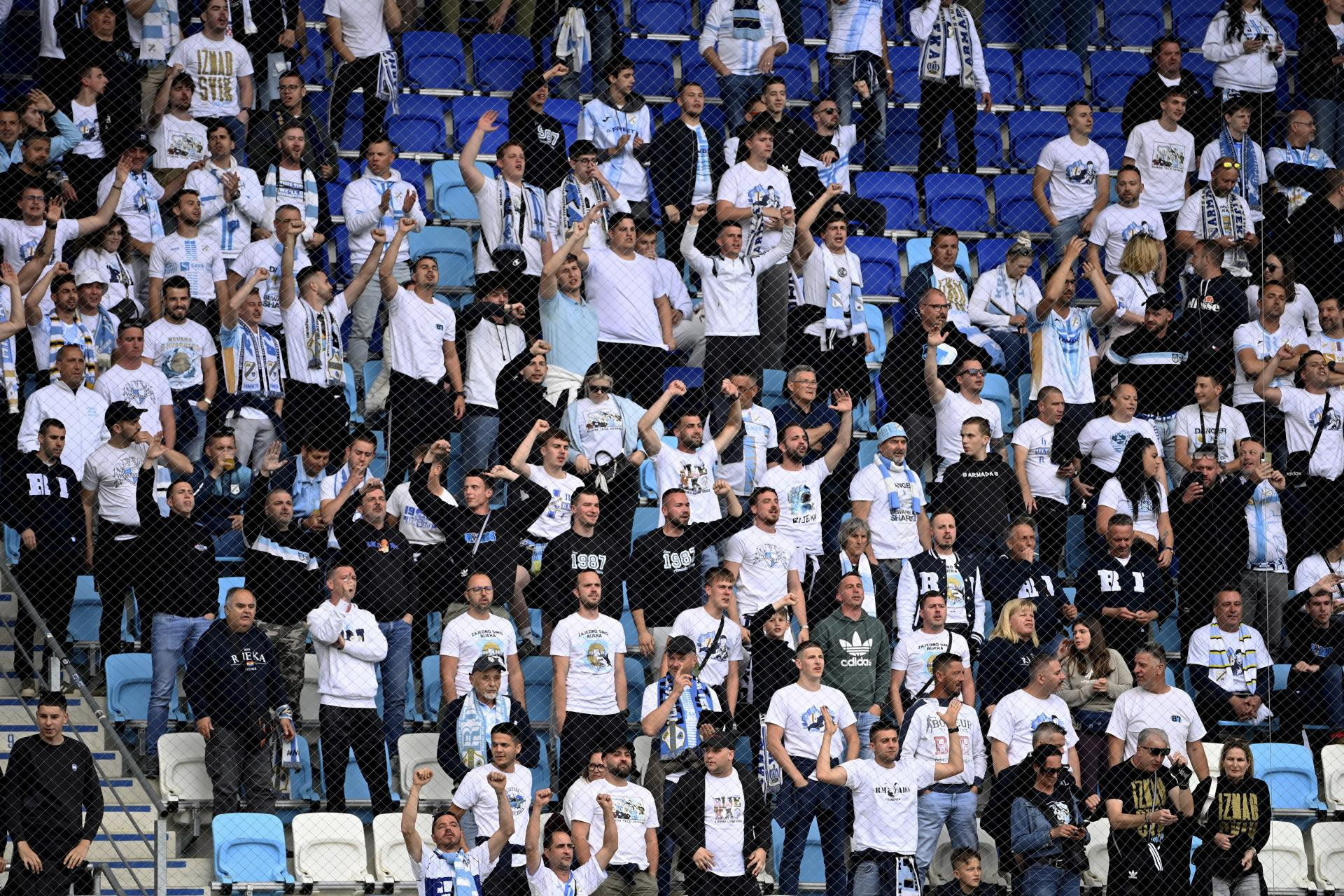 Sportske novosti - UŽIVO Dinamo - Rijeka: Modri sve bliže golu ...