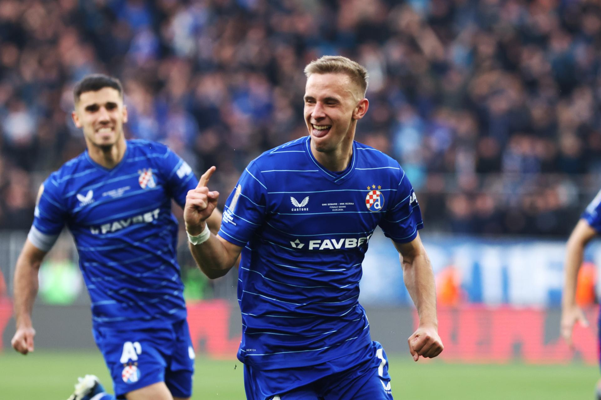 Sportske novosti - UŽIVO Dinamo - Rijeka: Modri sve bliže golu ...