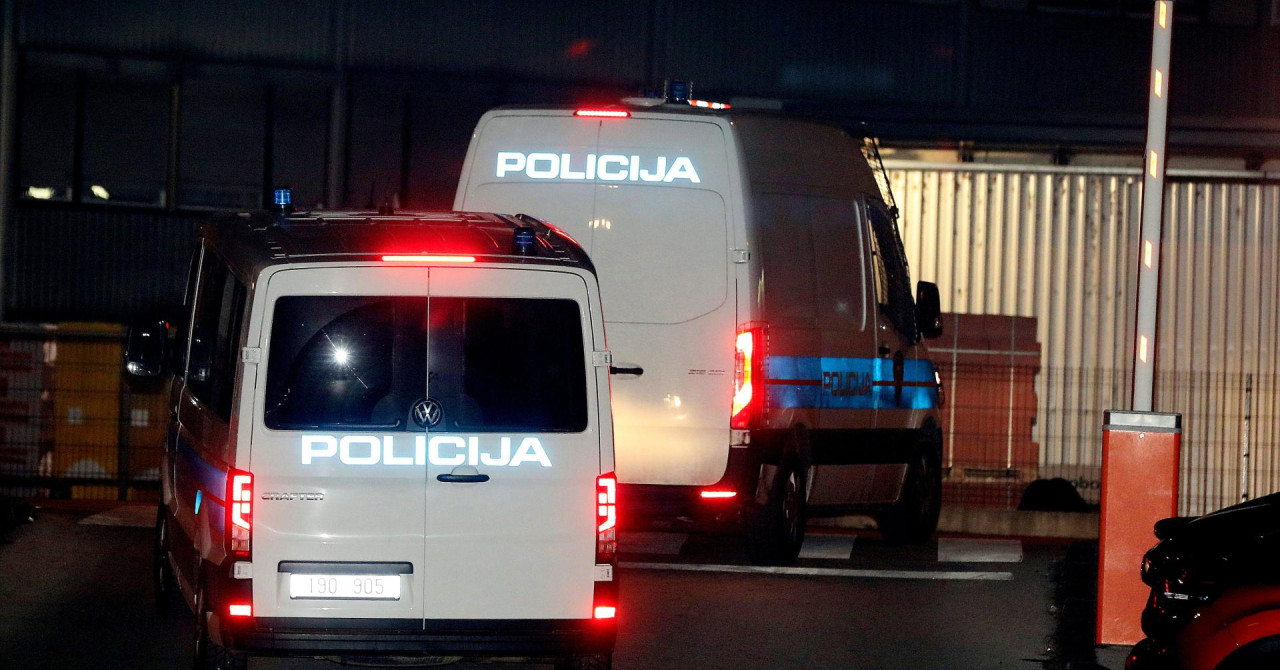 Jutarnji list - Kaos u Velikoj Gorici: Članovi moto bande u kafiću ...